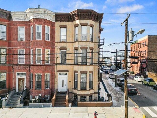 5 bedroom, Jersey City NJ 07306 LS101577572