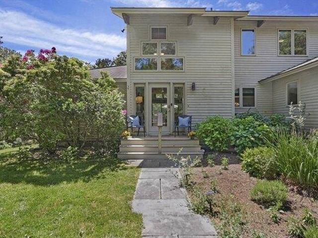 5 bedroom, Oak Bluffs MA 02557 104650879