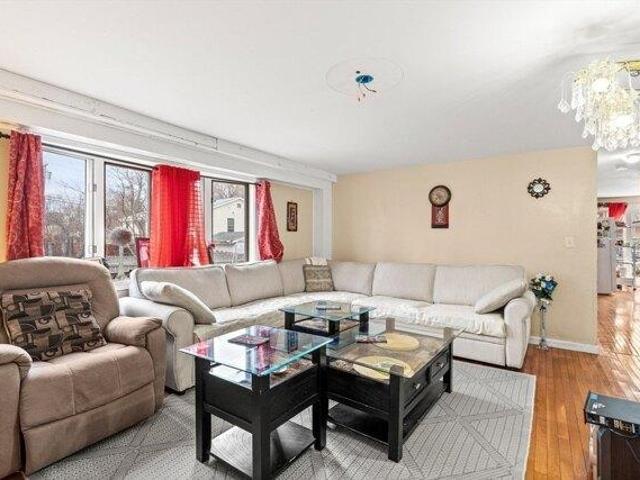 5 bedroom, Lowell MA 01854 103249266