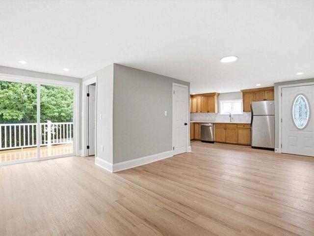 5 bedroom, Lowell MA 01851 105093677