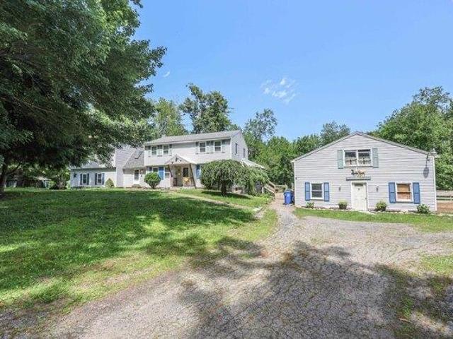 5 bedroom, Londonderry NH 03053 104192331
