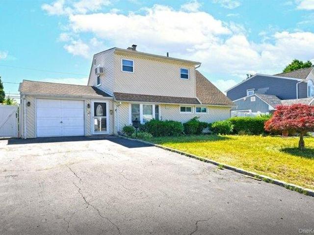 5 bedroom, Levittown NY 11756 103603762