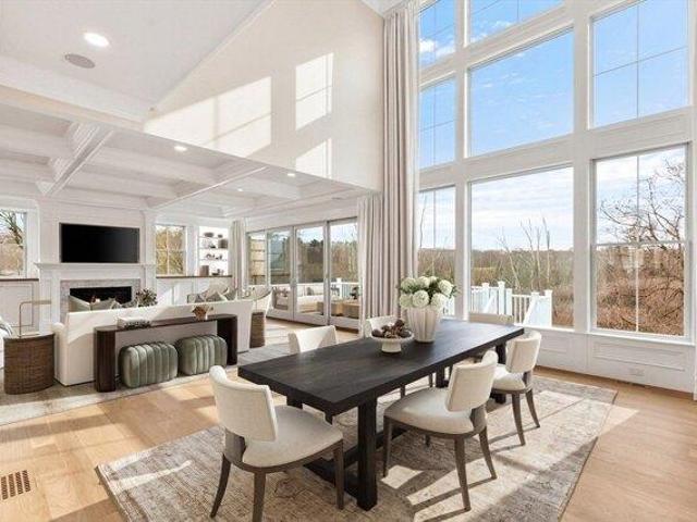 5 bedroom, Lexington MA 02421 102088915