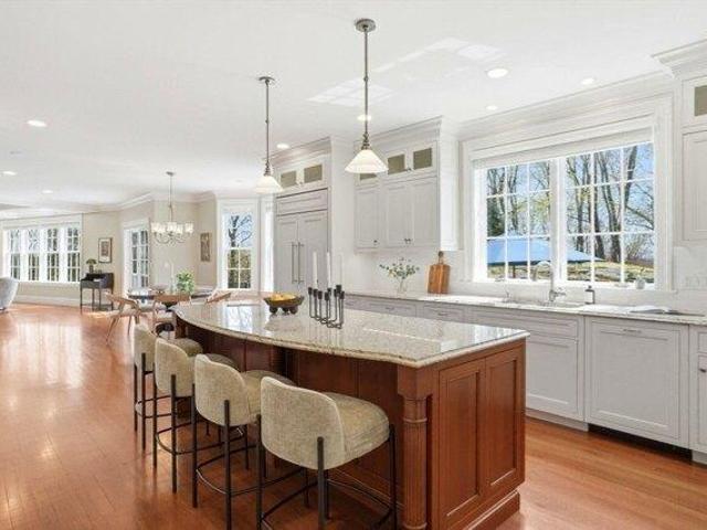 5 bedroom, Lexington MA 02421 103441950