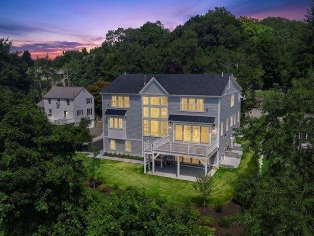 5 bedroom, Lexington MA 02421 105093236