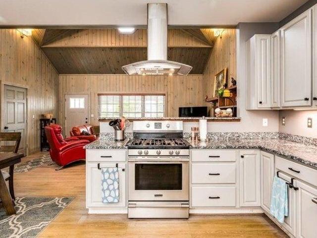 5 bedroom, Lebanon ME 04027 102342886