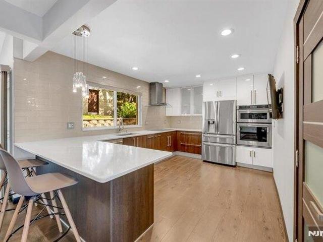 5 bedroom, Leonia NJ 07605 104408859