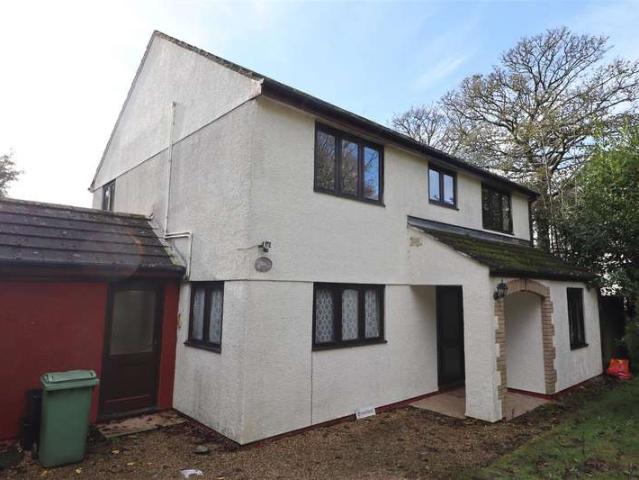 5 Bedroom Link Detached House