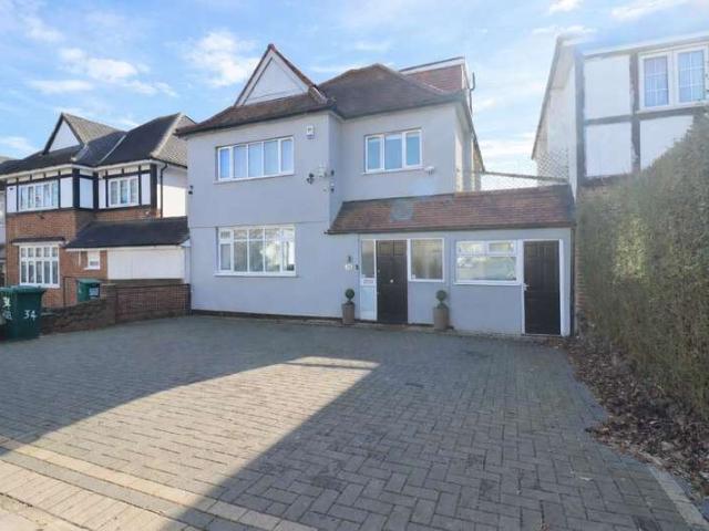 5 Bedroom Link Detached House