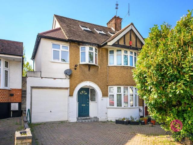 5 bedroom link detached house to rent