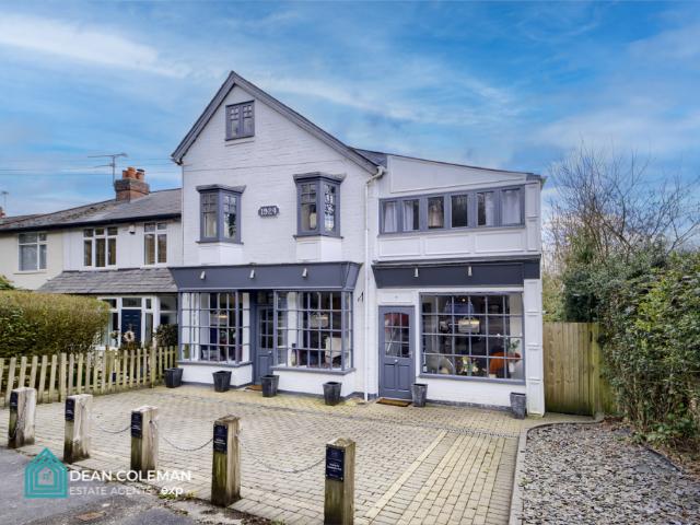 5 bedroom link detached house for sale