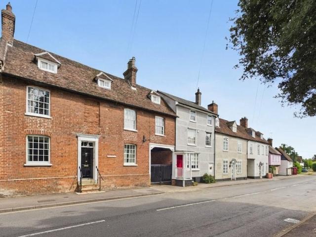 5 bedroom link detached house for sale