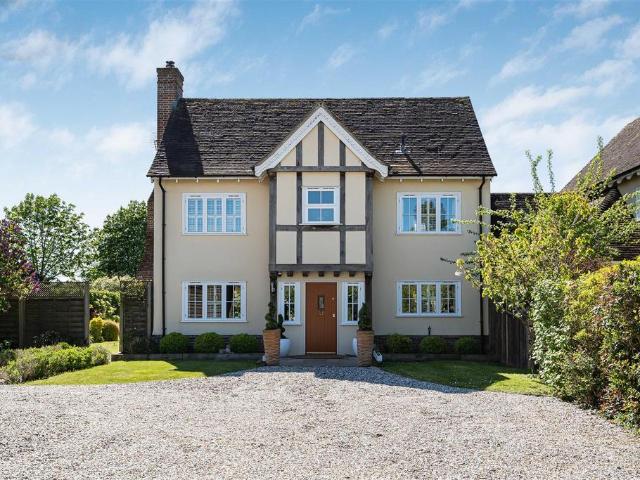 5 bedroom link detached house for sale