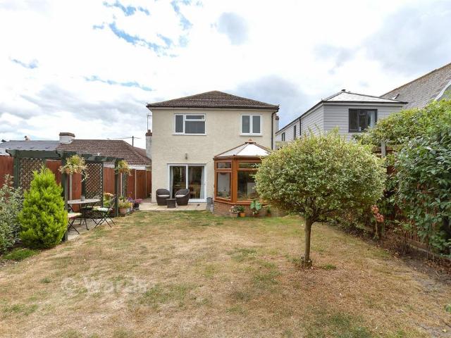 5 bedroom link detached house for sale