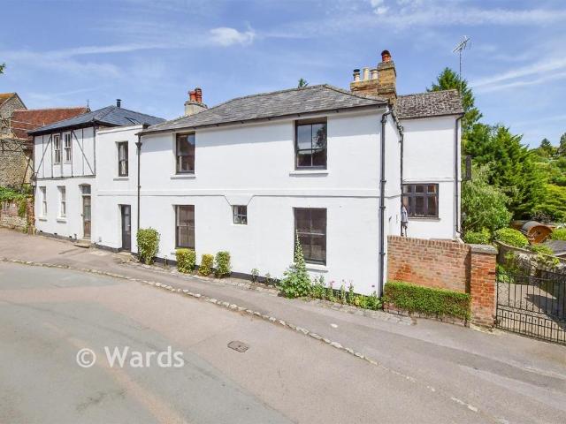 5 bedroom link detached house for sale