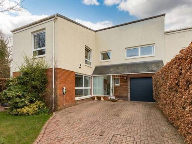 5 bedroom link detached house for sale
