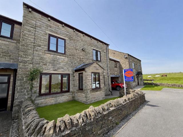 5 bedroom link detached house for sale
