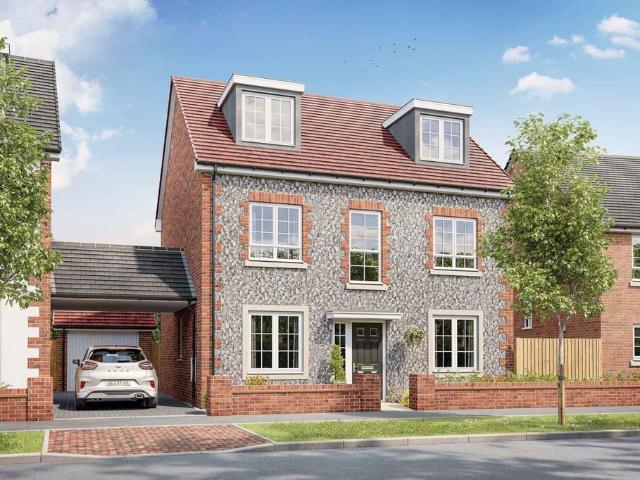 5 bedroom link detached house for sale