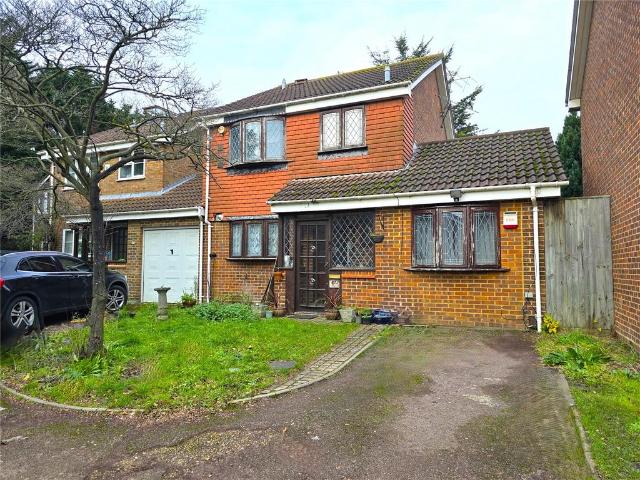 5 bedroom link detached house for sale