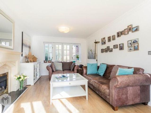 5 bedroom link detached house for sale in Alcott Place, Winwick, WA2