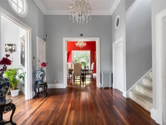 5 bedroom detached house for sale in Chestnut Drive, Stretton Hall, Oadby, Leicester, LE2
