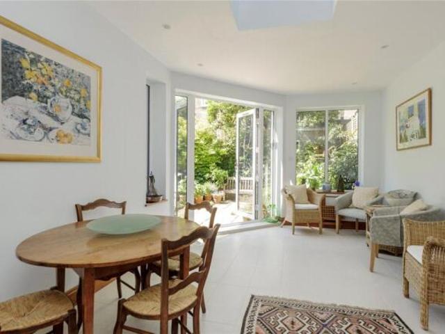 5 bedroom link detached house for sale in Devonport Road, London, W12
