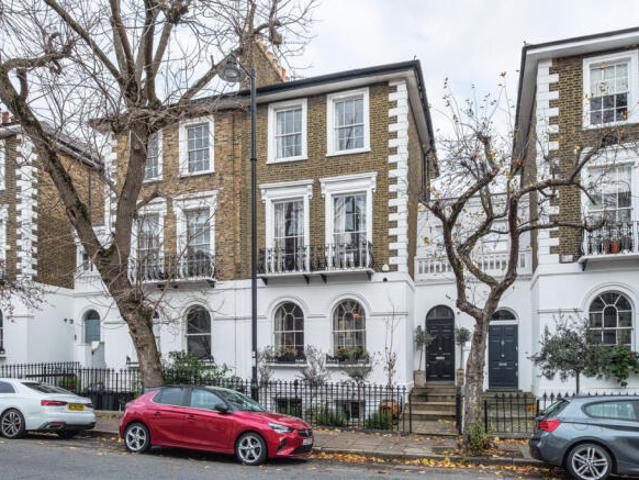 5 bedroom link detached house for sale in Hemingford Road, London, N1