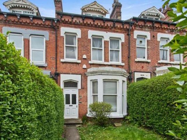 5 Bedroom Link Detached House For Sale In Leeds, West Yorkshire