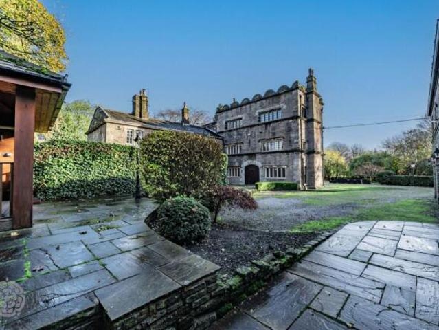 5 bedroom link detached house for sale in Ox Hey Lane, Lostock, BL6