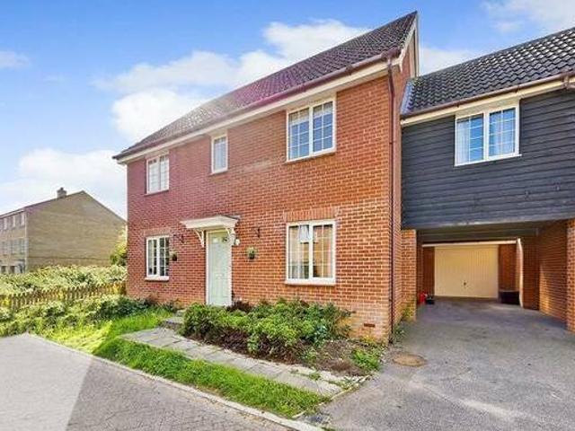5 bedroom link detached house for sale in Peter Drive Thetford IP24