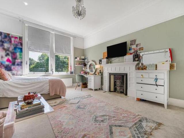 5 bedroom link detached house for sale in Sundridge Avenue, Bromley, BR1