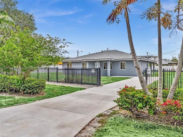 5 bedroom luxury House for sale in North Miami, Florida