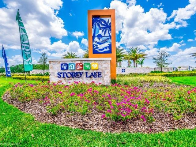 5 bedroom luxury Townhouse for sale in Kissimmee, Florida