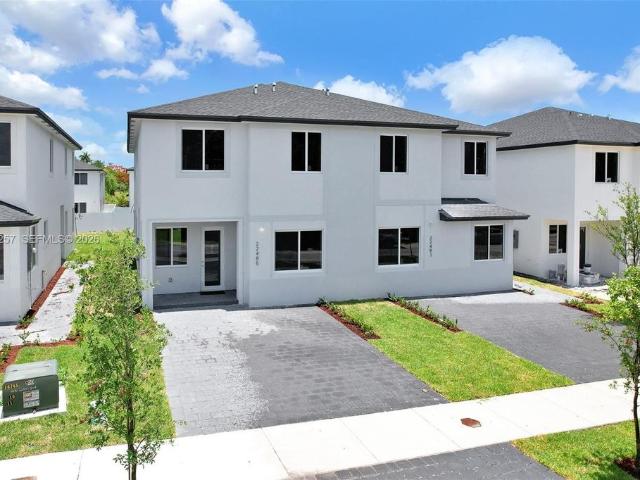 5 bedroom luxury Townhouse for rent in Miami, Florida