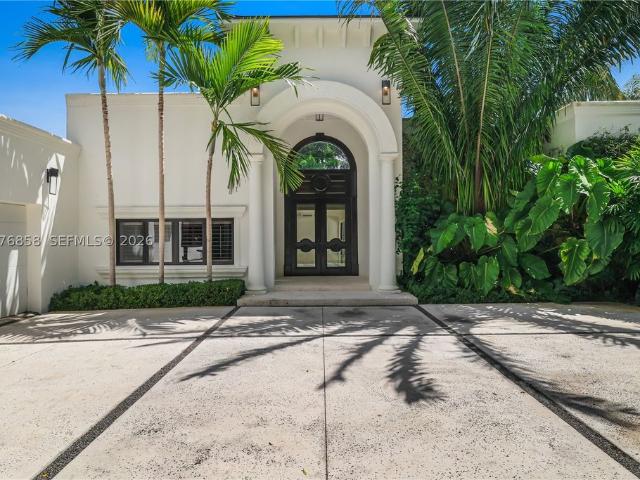 5 bedroom luxury Villa for rent in Miami Springs, Florida