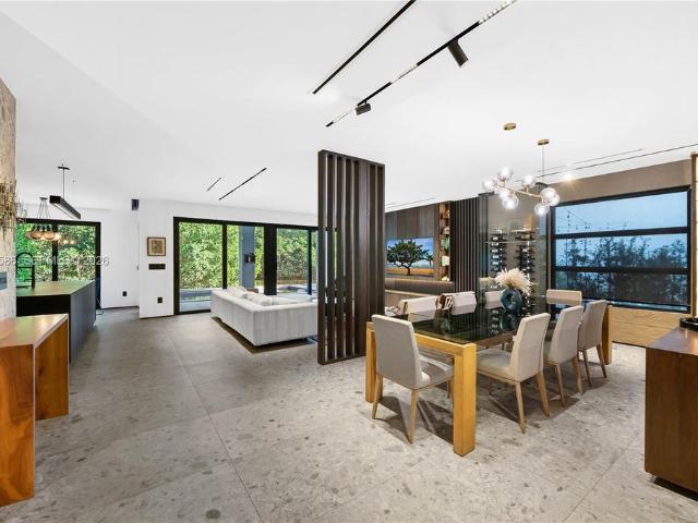 5 bedroom luxury Villa for rent in Aventura, Florida