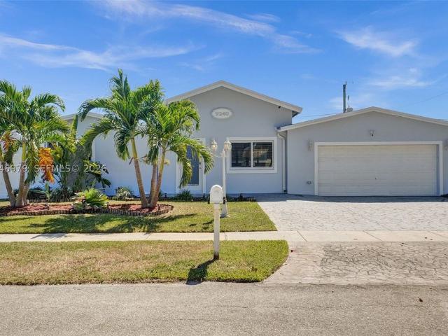5 bedroom luxury Villa for rent in Cooper City, Florida
