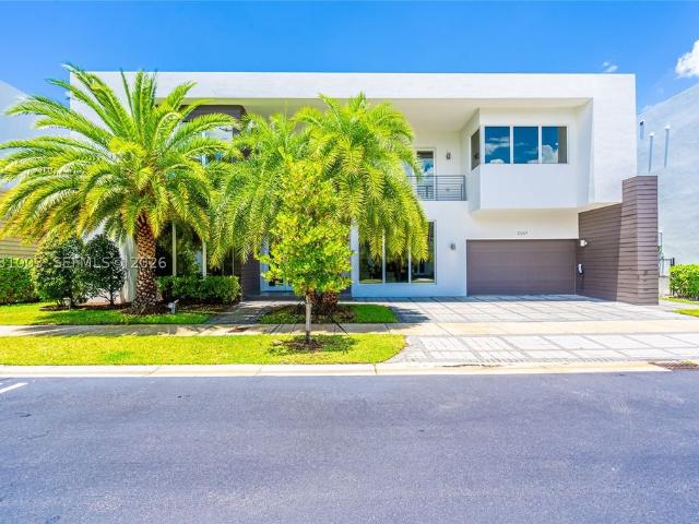 5 bedroom luxury Villa for rent in Doral, Florida