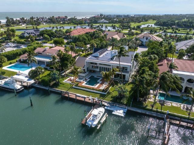 5 bedroom luxury Villa for rent in Stuart, Florida