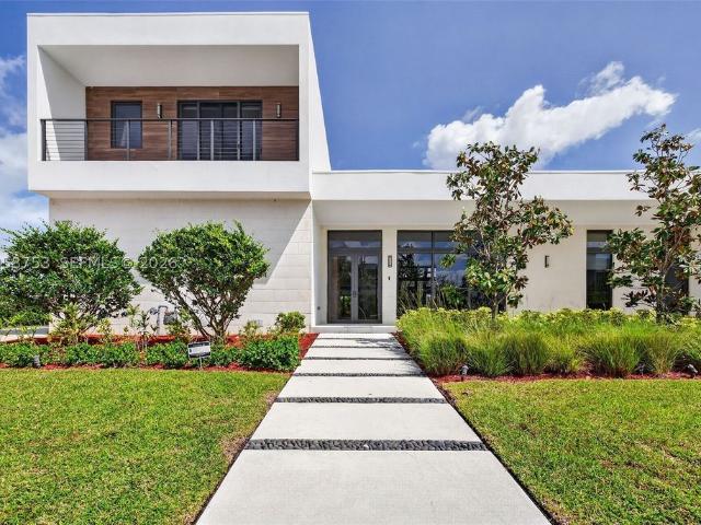 5 bedroom luxury Villa for rent in Weston, United States