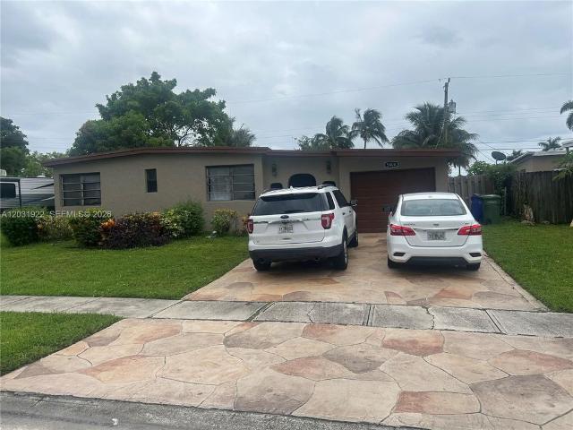5 bedroom luxury Villa for sale in Margate, Florida