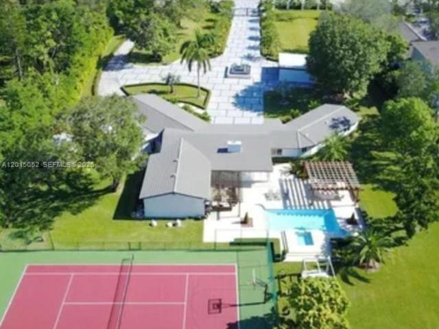 5 bedroom luxury Villa for sale in Miami, Florida
