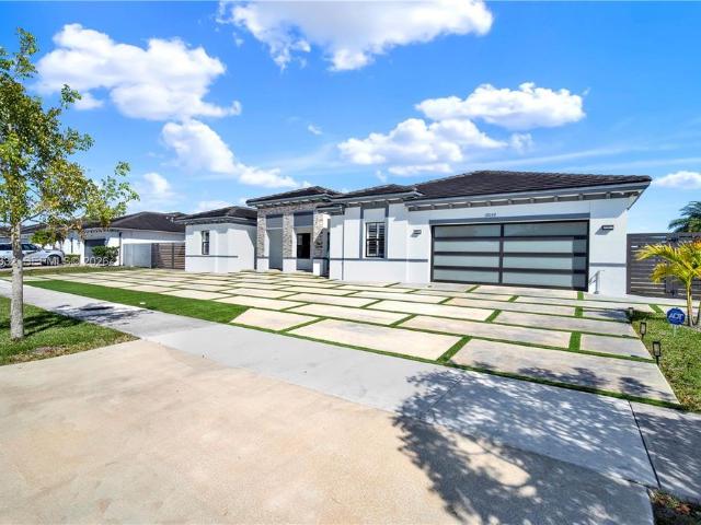 5 bedroom luxury Villa for sale in Miami, Florida