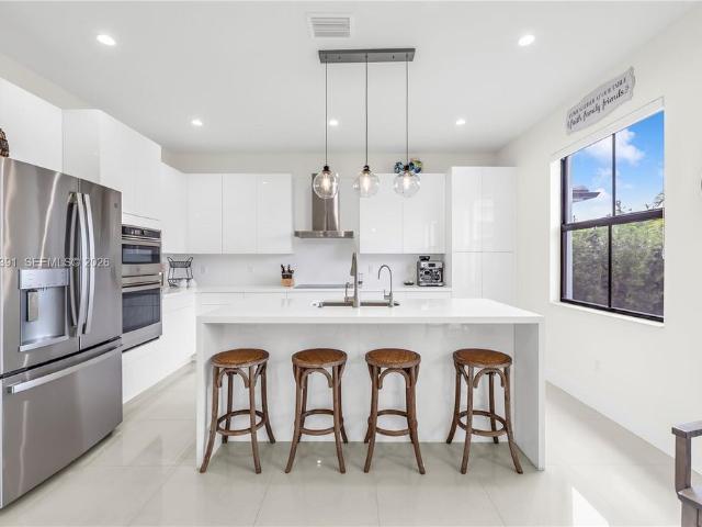 5 bedroom luxury Villa for sale in Miami, Florida