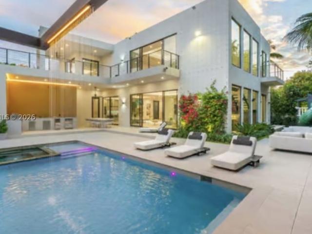 5 bedroom luxury Villa for sale in Miami, Florida