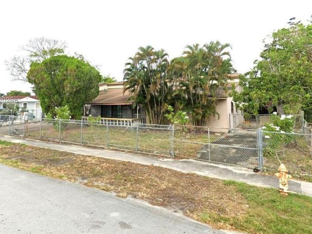 5 bedroom luxury Villa for sale in Miami Gardens, Florida
