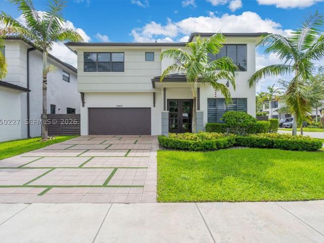 5 bedroom luxury Villa for sale in Miami Lakes, Florida