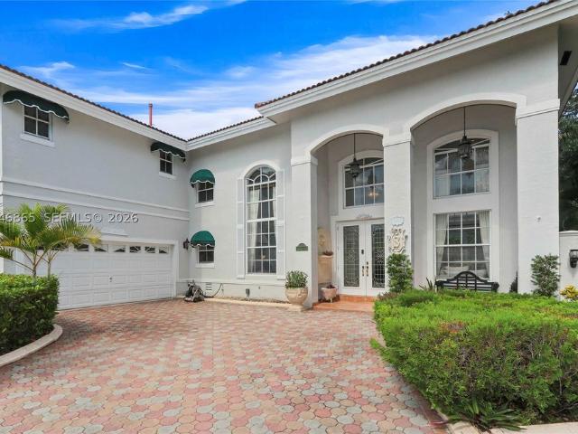5 bedroom luxury Villa for sale in Miami Lakes, Florida