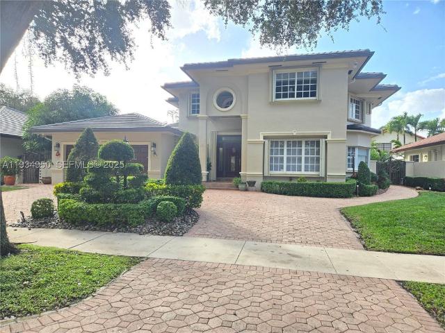 5 bedroom luxury Villa for sale in Miami Lakes, Florida