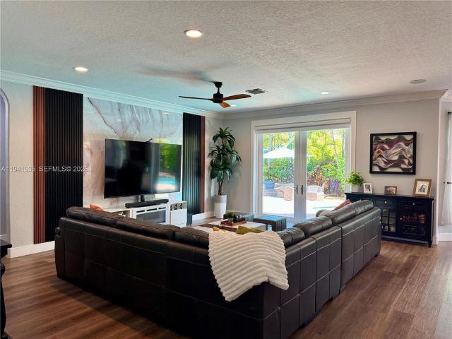 5 bedroom luxury Villa for sale in Miramar, Florida